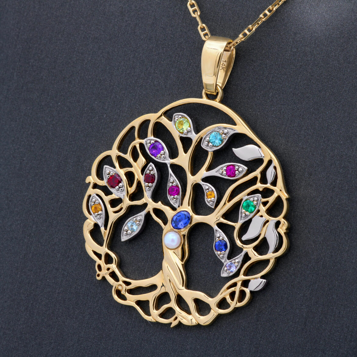 Custom Family Tree Pendant – Celebrate Love & Family